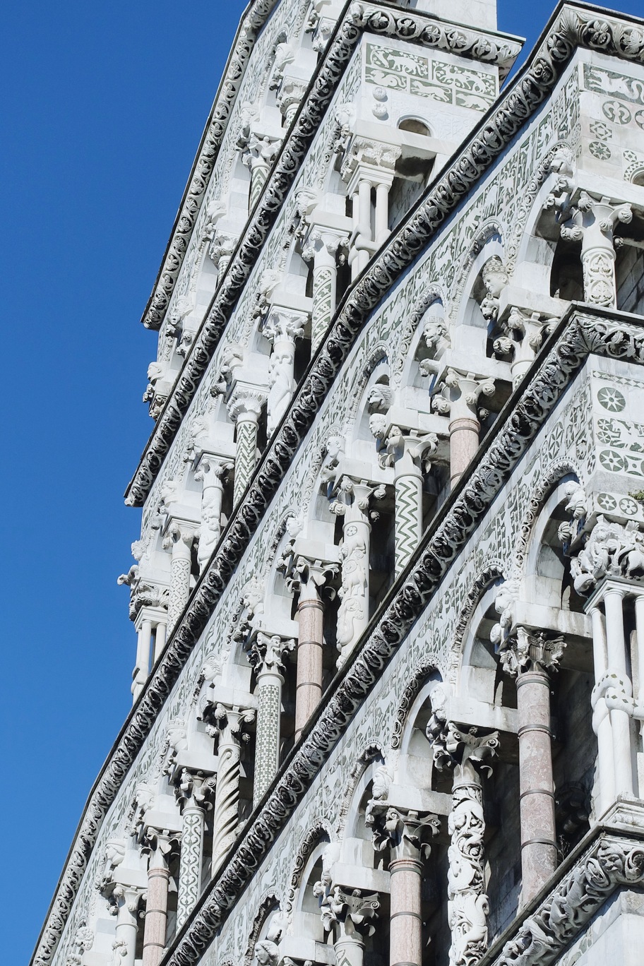 Lucca (Lukka). Atrakcje jednego z najpiękniejszych miast Toskanii - Wojażer