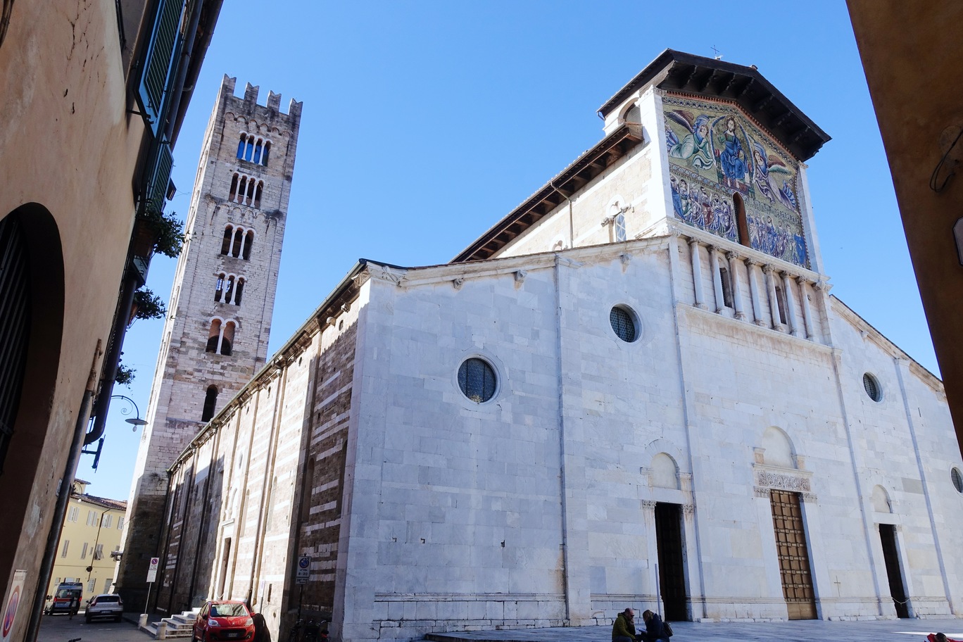 Lucca (Lukka). Atrakcje jednego z najpiękniejszych miast Toskanii - Wojażer